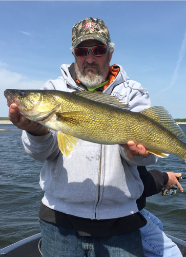 Devils Lake Fishing Guide in North Dakota for Walleyes and Pike