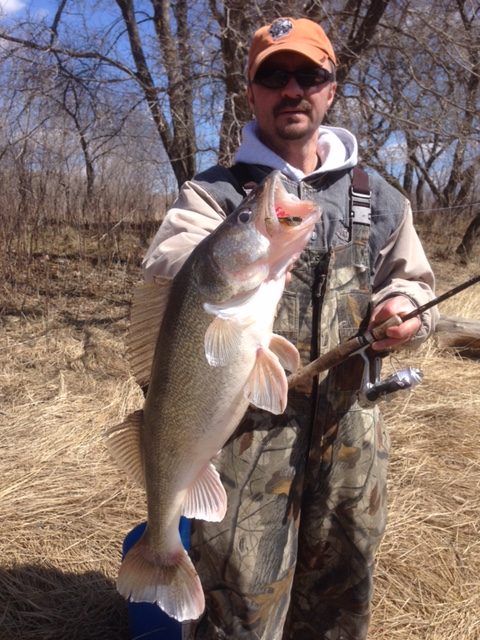 Devils Lake Fishing Guide in North Dakota for Walleyes and Pike