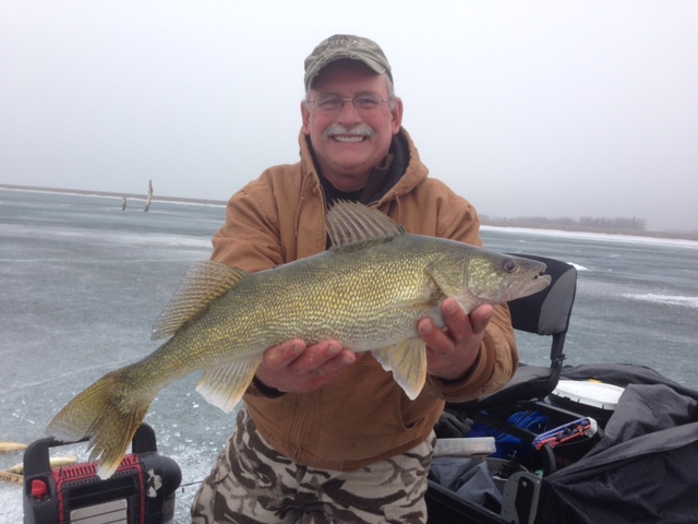 Devils Lake Fishing Guide in North Dakota for Walleyes and Pike